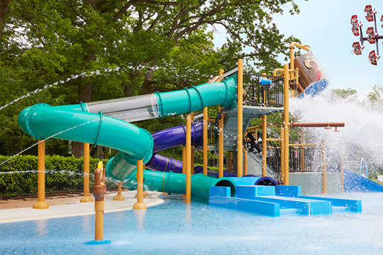 Alle glijbanen in het Tikibad - Duinrell