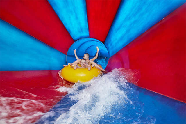 Alle glijbanen in het Tikibad - Duinrell